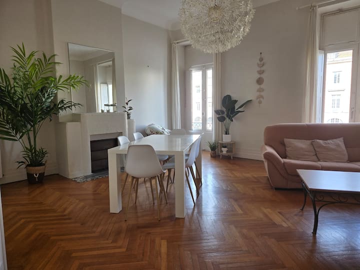 Hyper Centre, Appartement Cosy, 4 à 6 Personnes - Tarn