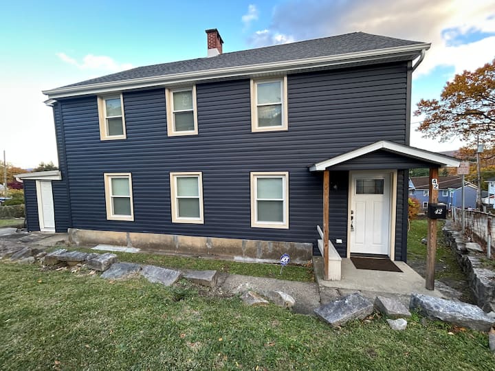 1890 Colonial 2br Apt W/kitchenette By West Point - Bear Mountain, NY