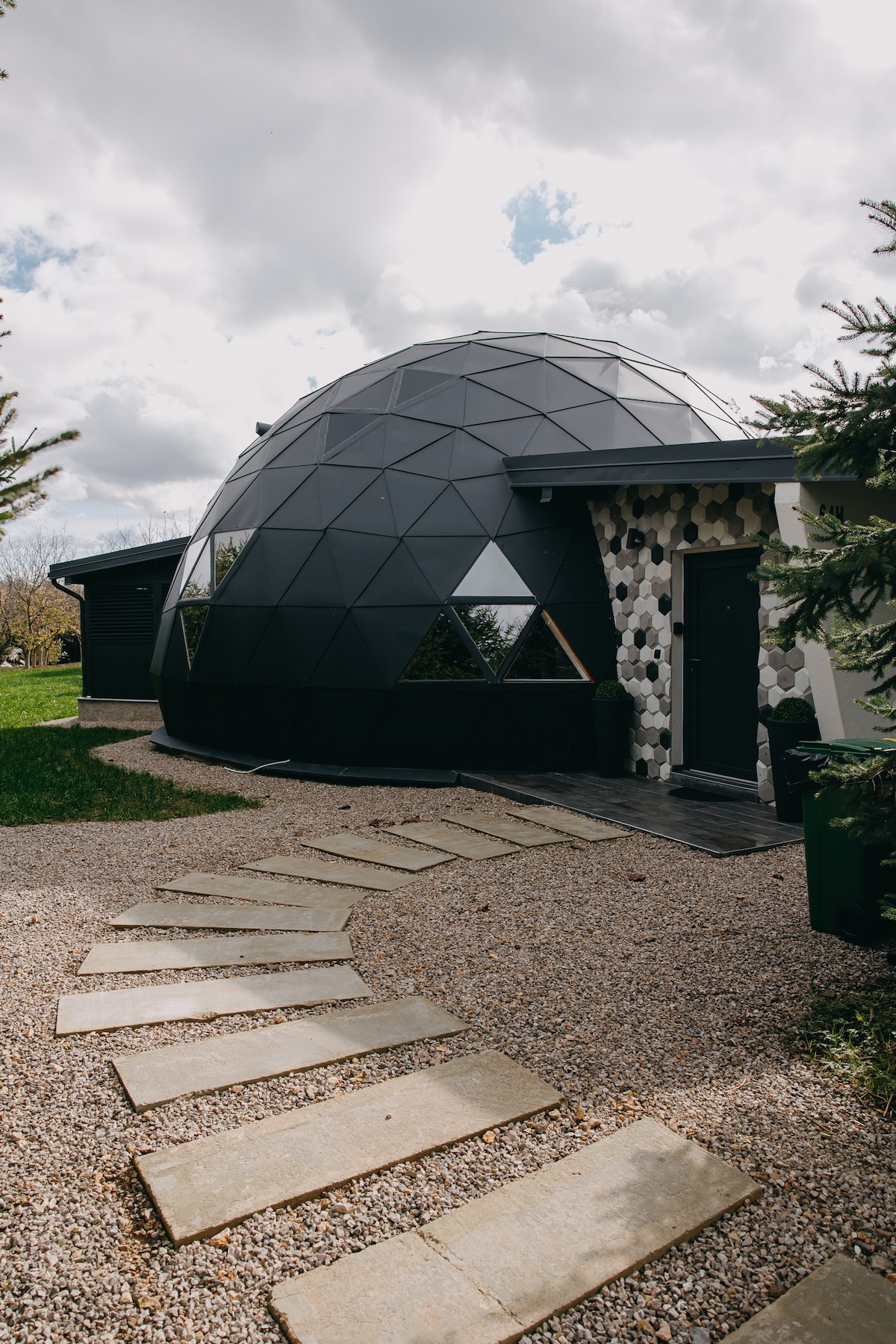 Dôme noir - Airbnb