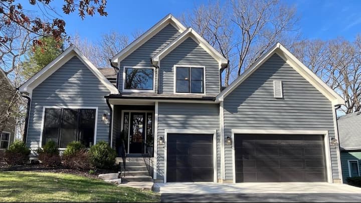 Beautiful Crystal Lake Home - Crystal Lake, IL
