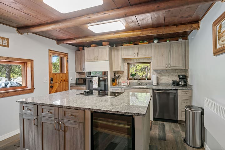 The Moose Bunkhouse: 4br 6 Min To Yellowstone! - West Yellowstone, MT