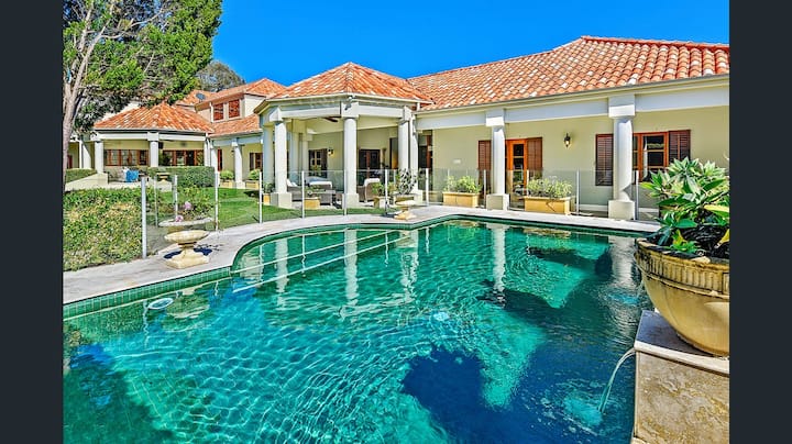 Southport 5b/4b Large Family Entertainer - Surfers Paradise