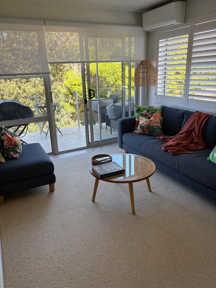 Coastal Escape - Scenic Stroll To Town Beach - 포트 매쿠아리