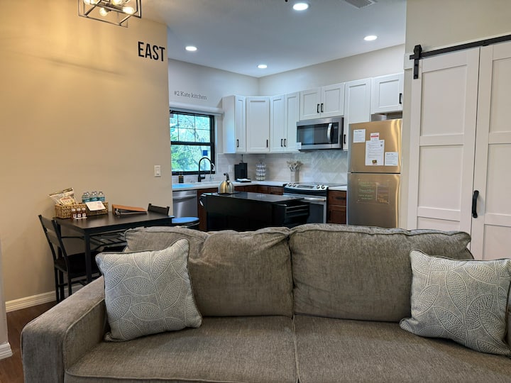 Cacheloft: Upstairs 1br Loft W/ Kitchen + W/d - 클리어워터