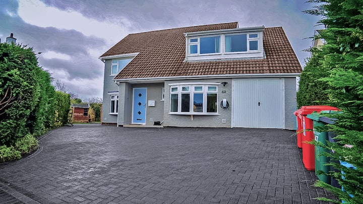 Newly Refurbished • 4 Bed • Hot Tub • Ev Charging - Beaumaris