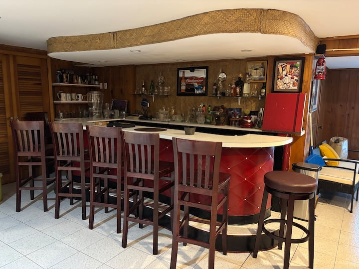 Vibey Bar And Outdoor Area! - New York City