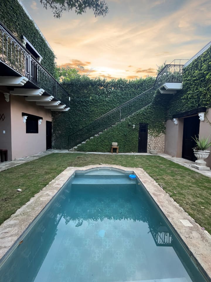 Pretty Classic House Style, Downtown - Valladolid