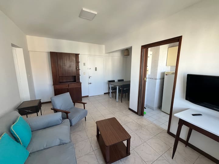 Departamento De 2 Amb. Céntrico Vista A La Calle - Mar del Plata