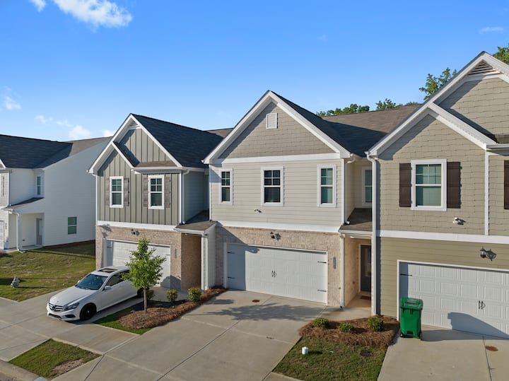 Beautiful New Townhome-25 Mins Away From Metro Atl - Lithonia, GA