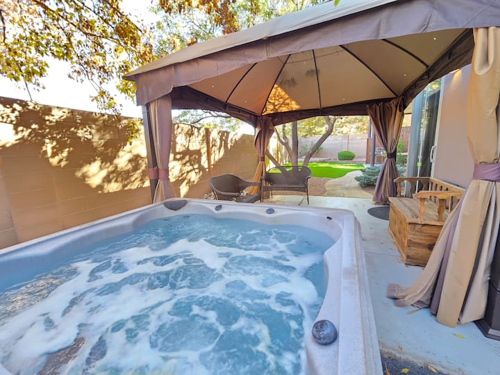 Desert Sun-southwest/4beds/hot-tub/pets Welcome! - Albuquerque, NM