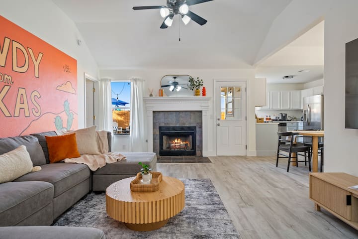 Texas-style Retreat W/ Fire Pit, Grill & Ping-pong - Leander, TX