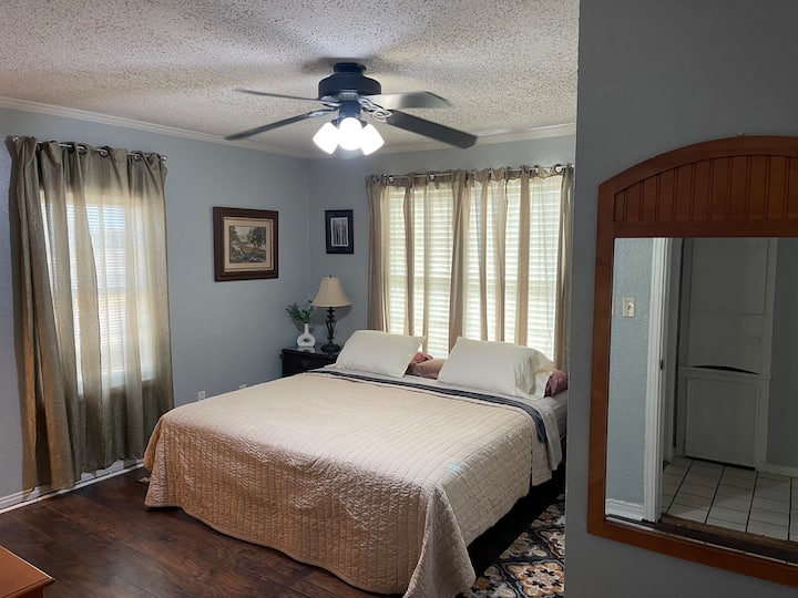 Spacious 2br Home In Lubbock - Lubbock, TX