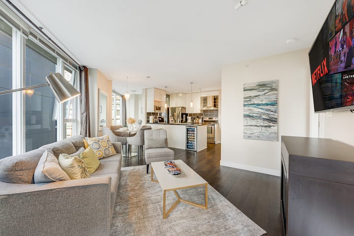 Stylish Downtown 2br/5bed + Pool/hotub/gym/sauna - Vancouver