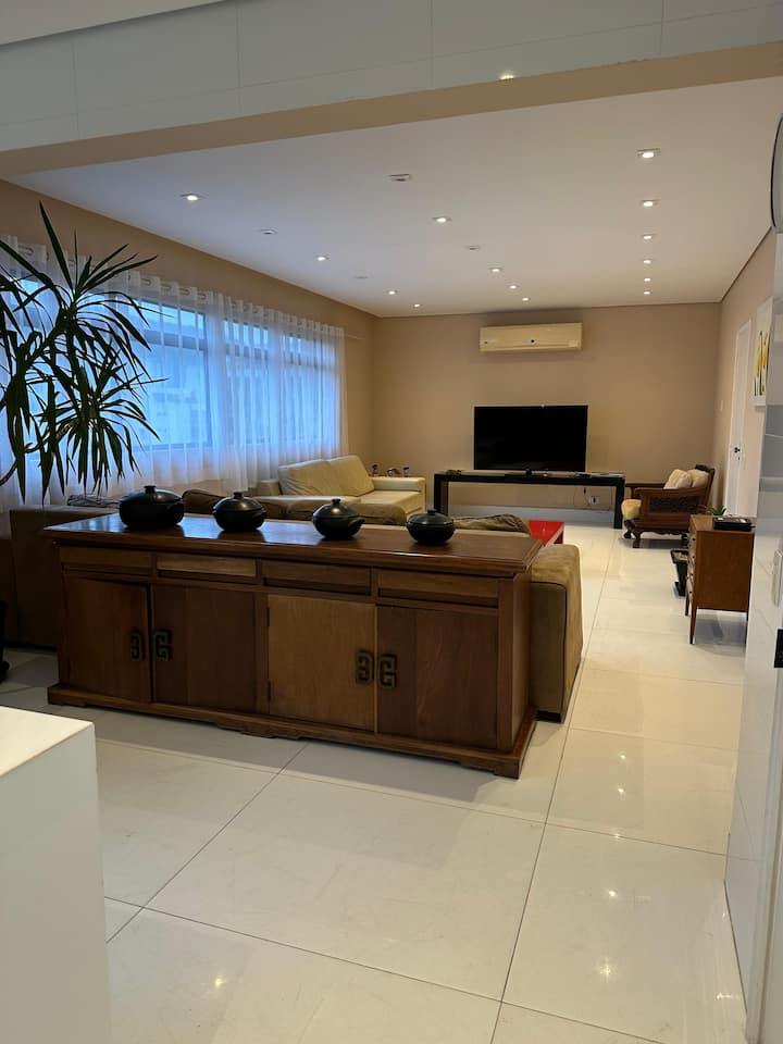 Apartamento Espaçoso Guarujá - Guarujá