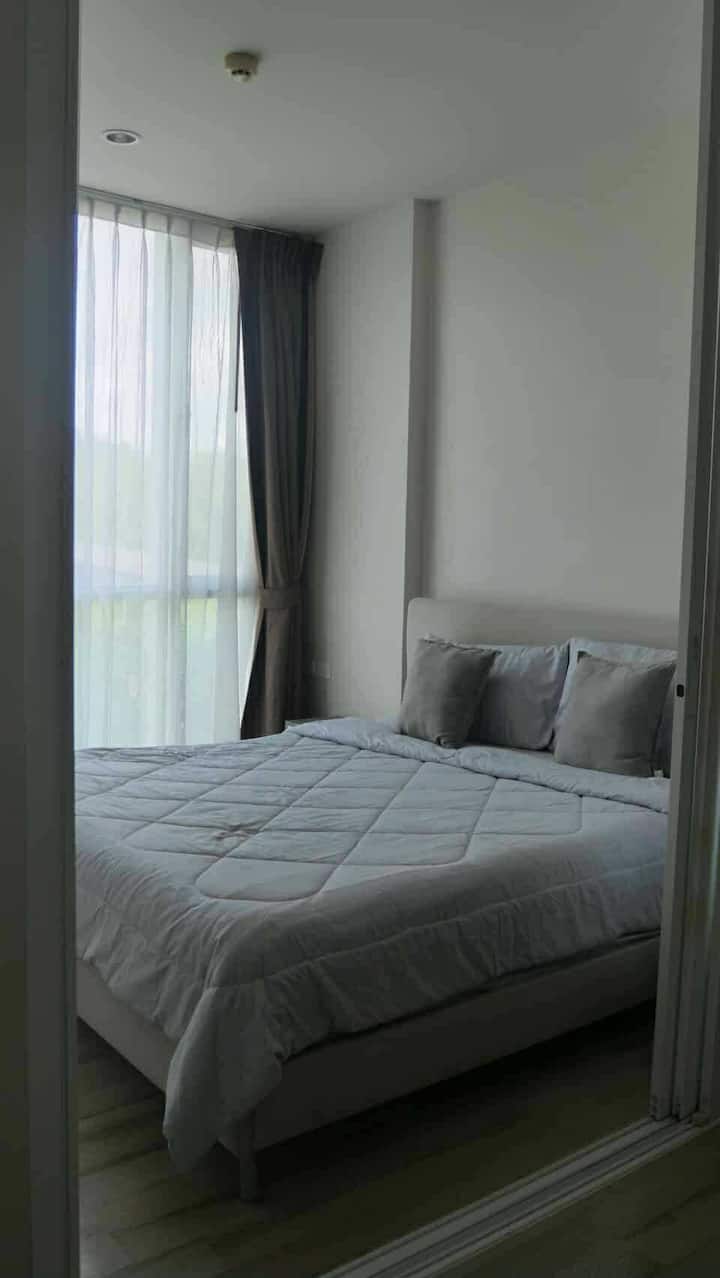 Spacious 1-bed At The Base: Phuket Central Shops - Phuket district, Thailand