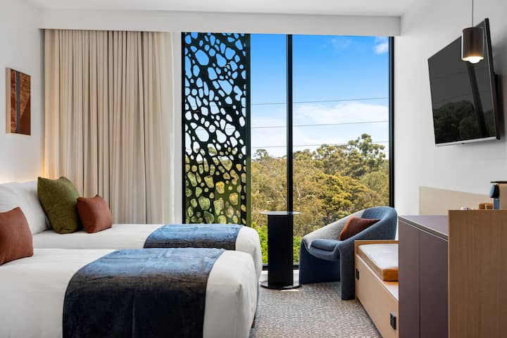 Split Single Room At Hackney Hotel - Adelaide Zoo