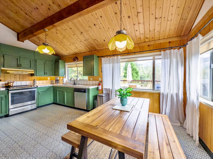 Yosemite Cabin With Mountain View’s - Yosemite National Park, CA