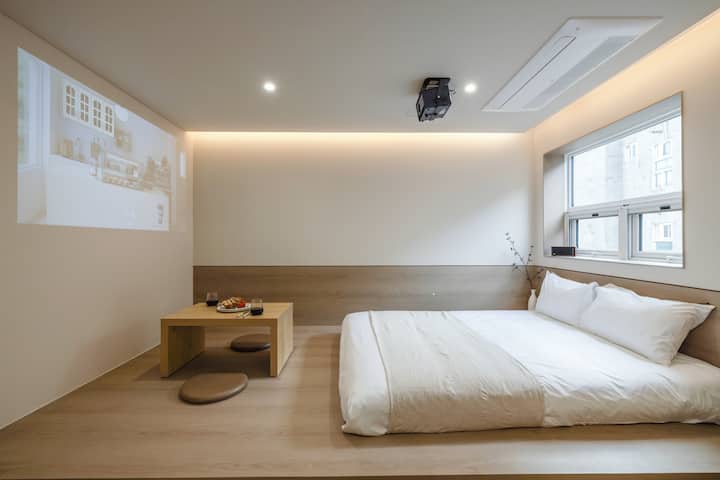 <고요재_b1> 수원화성행궁 | 공방거리 | 연인여행 | 2인 숙소 - Suwon-si