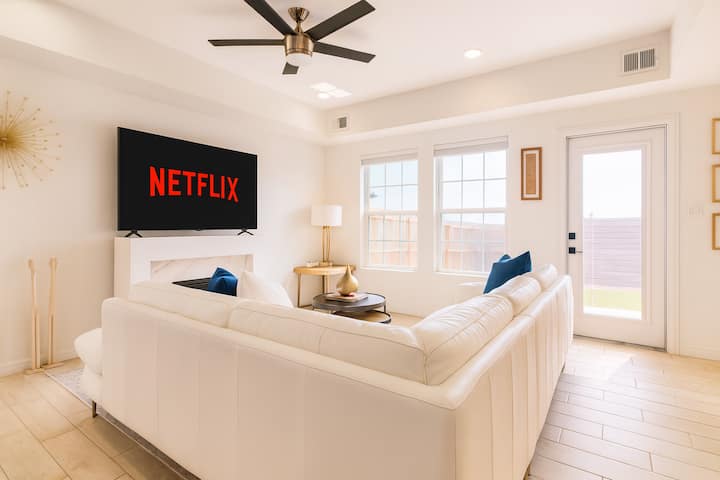 Casa Alora: King Bed|tvs All Rooms|yard|grill - Mission, TX