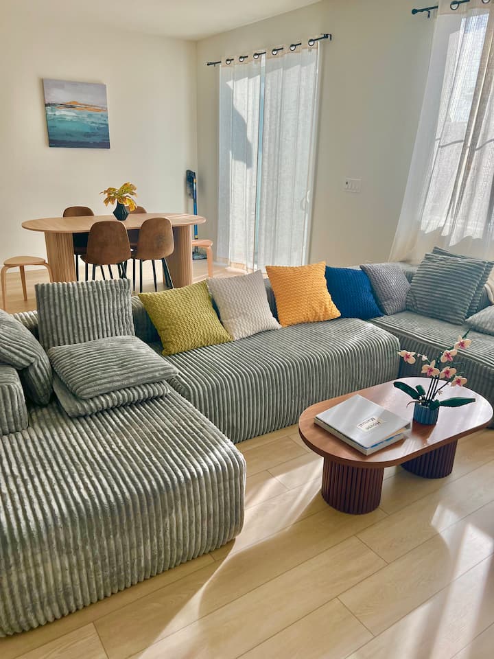 New 4br Elk Grove W Lux Tub • Casino, Ski & Tahoe - Elk Grove