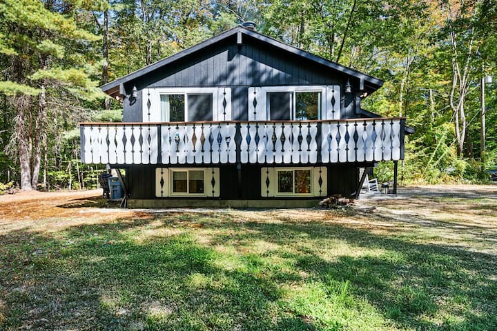 Mt. Sunapee South Peak Lodge - Ski & Hike - Newbury, NH