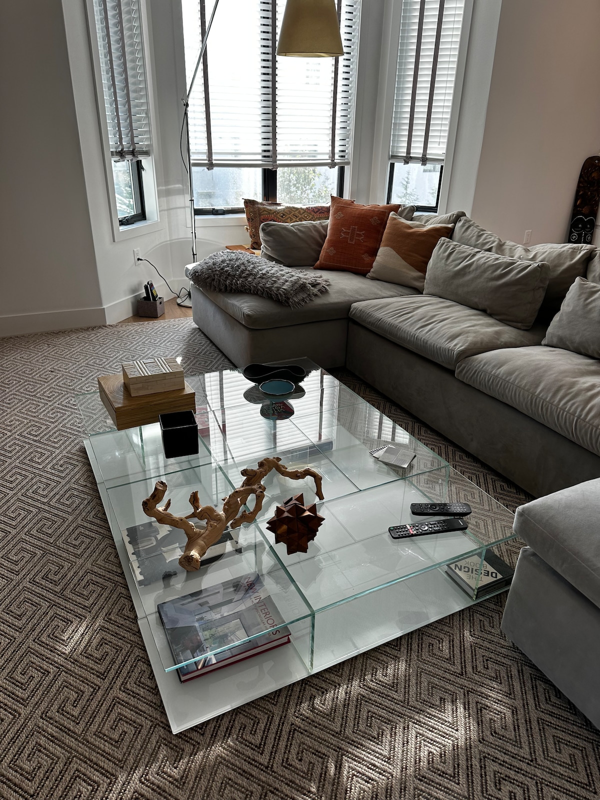 Townhouse with Modern Design and Open Living - Houses for Rent in Ho-Ho ...