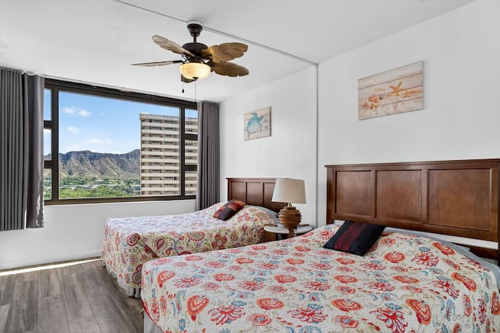 Waikiki Banyan (Free Parking/diamondhead View) - Honolulu, HI