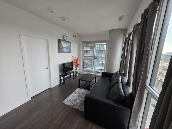Condo In Toronto - Toronto