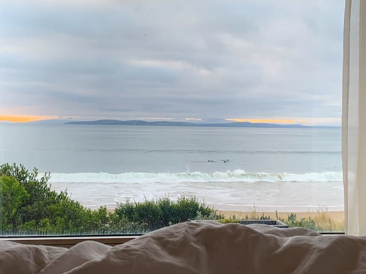 Dolphins From The Bed, Hot Pool, Spa, Wood Fires. - Hobart