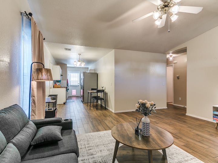 Cozy 2br/2ba Home In Norman - Minutes From Ou! - Norman, OK