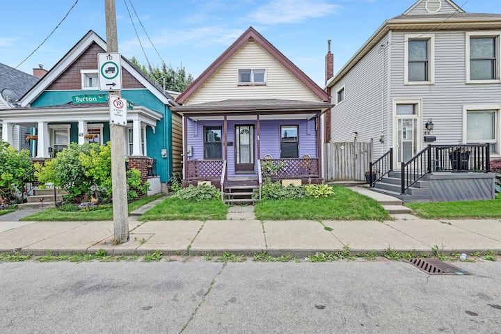 3 Br House - Work Trips, Mid-term Stay - カナダ ハミルトン