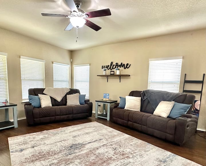 Cozy Ideal Spot; 4 Bedroom, 3.5 Bath - Luckey Ranch – San Antonio
