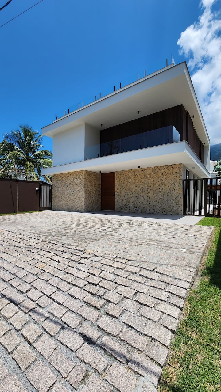 @Vilaguaeca | Alto Padrão | 6 Suites | Spa - Brasil