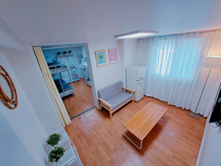 Hotel40step 4f Black&white - Busan