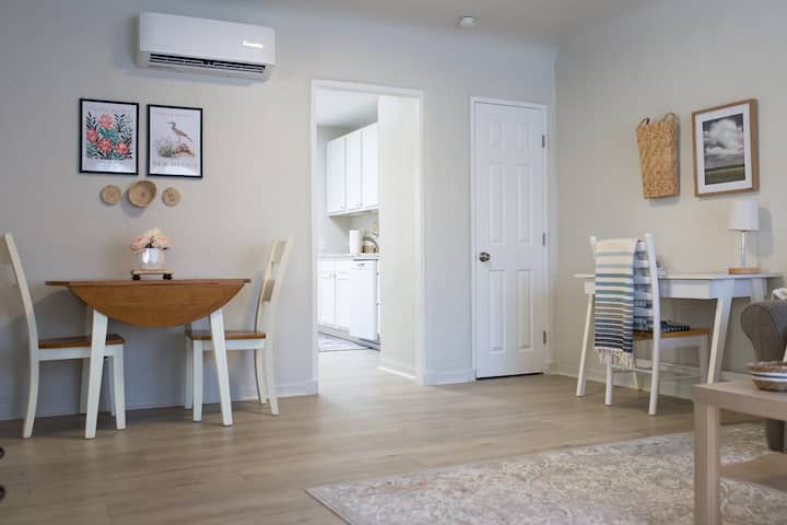 Updated 2 Bed 2 Bath, 2 Blocks To Pres Hospital - Albuquerque, NM