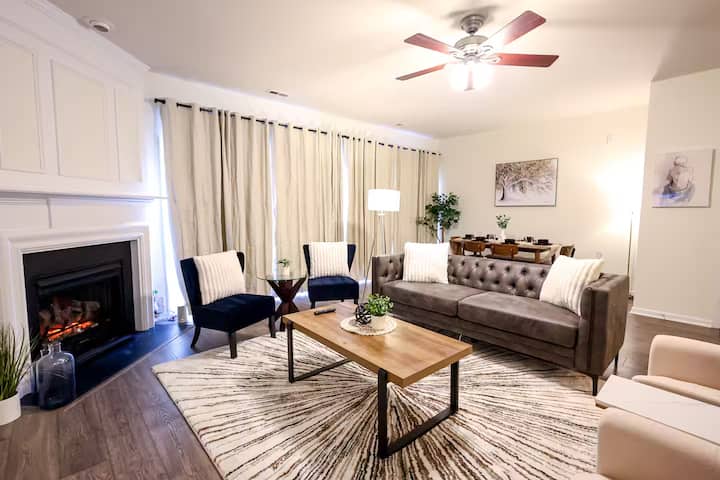Last-minute Deal • 3br King • Sleeps 8 • Fast Wifi - Cary, NC