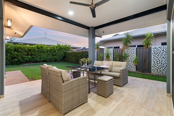 Zenhouse Solstice: Designer 4-br Executive Retreat - Darwin