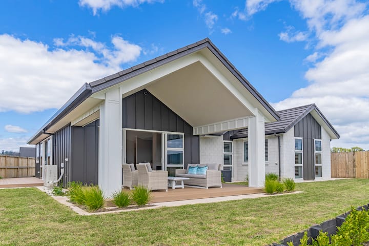 Sand Castle- Stylish 2-bedroom Sanctuary. - Whitianga