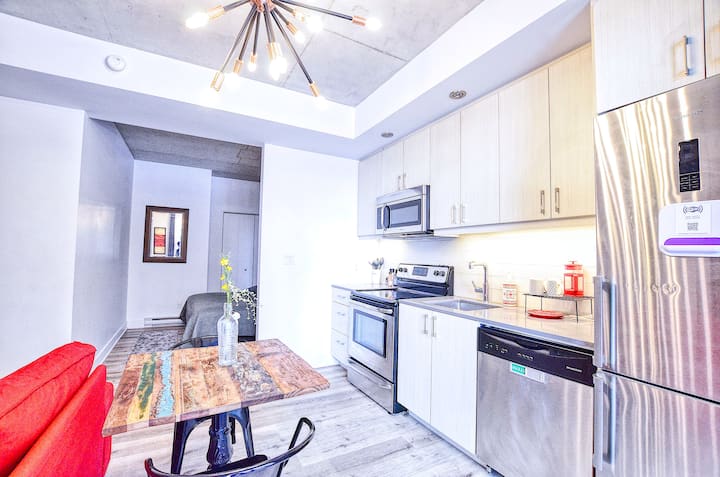 Downtown Signature Suites - Brossard