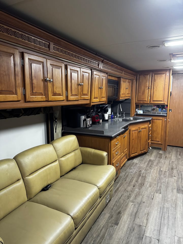 The Happy Glamper - Sleeps Up To 4 - Marysville, WA