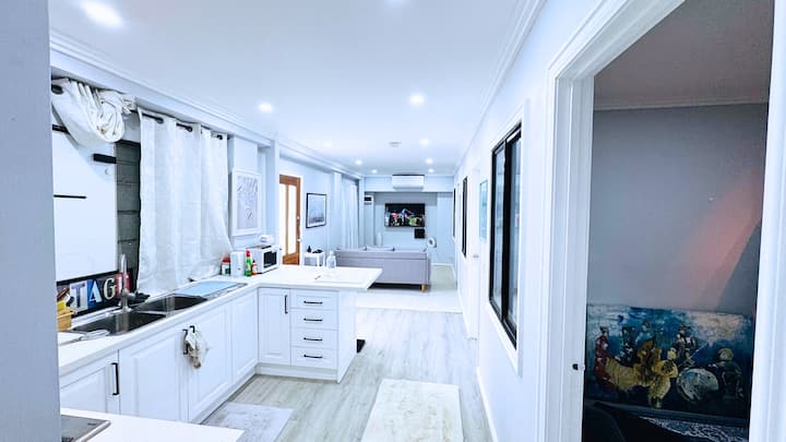 Charming Cozy Stay In Heart Of St Albans - St Albans, Australia
