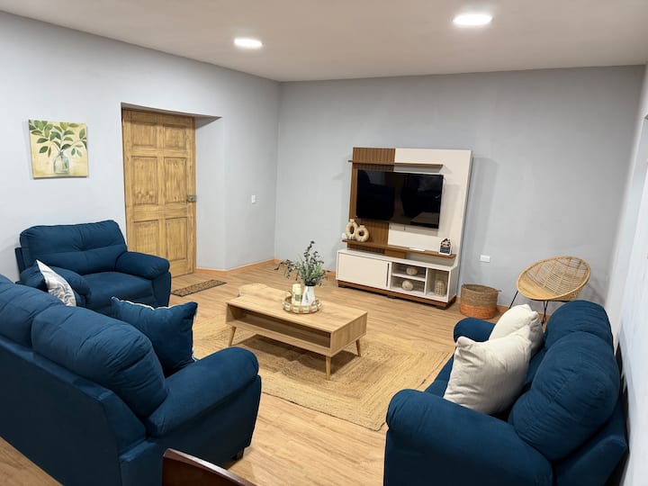 La Casa De Papita - El Salvador