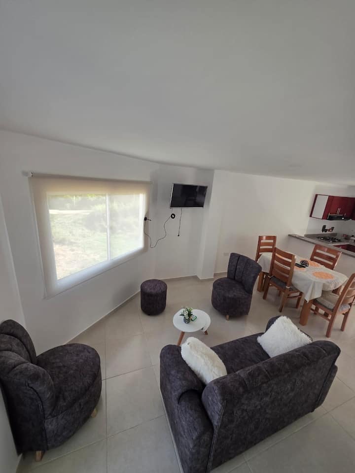 Apartamento Familiar, Ambiente Tranquilo. - Curiti