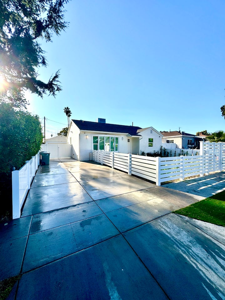 Newly Remodeled Gated Home W/ Yard, Bbq + Firepit - Burbank, CA