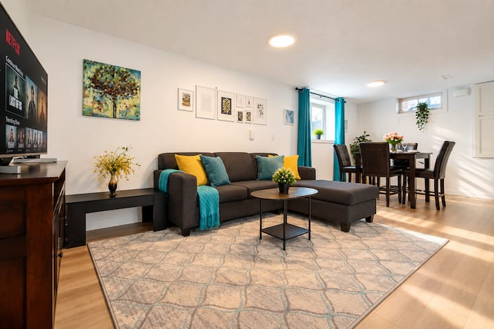 Modern Cozy Suite | Central Nw Calgary - Calgary