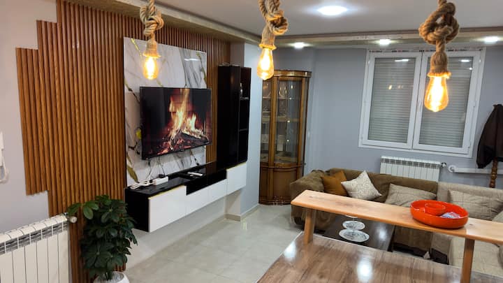 Apparement F2 Moderne Et Neuf Au Centre Ville - Béjaïa