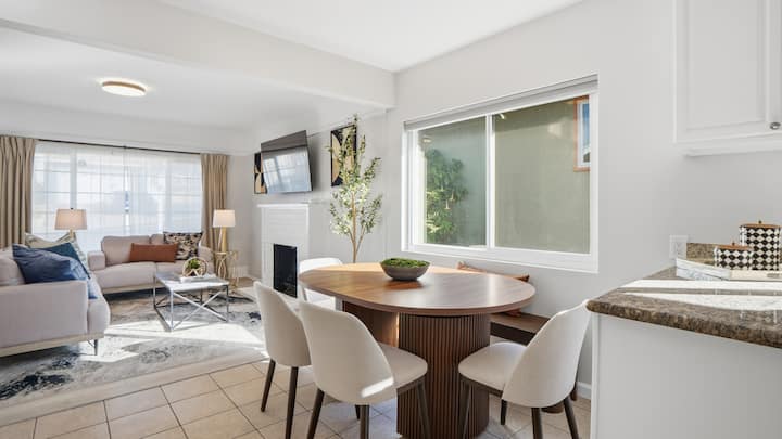 Modern Comfort: South City Edition - South San Francisco, CA