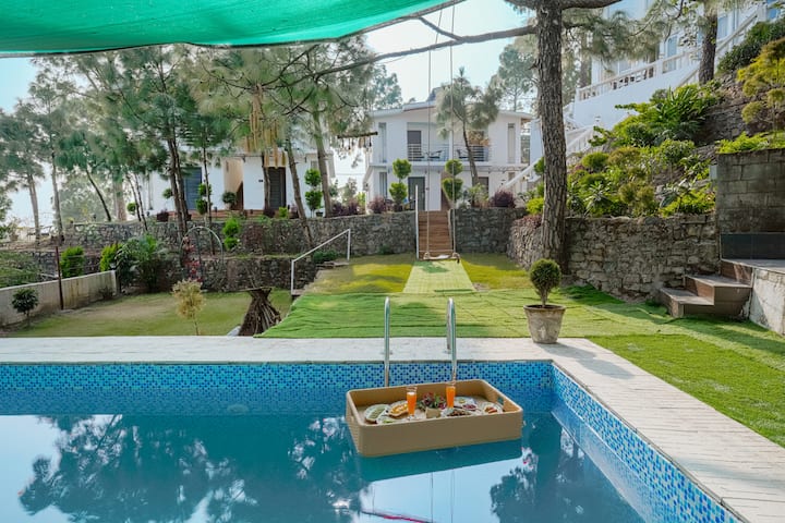 Hillside Suite With Shared Pool, Garden, Game Zone - Renuka Ji