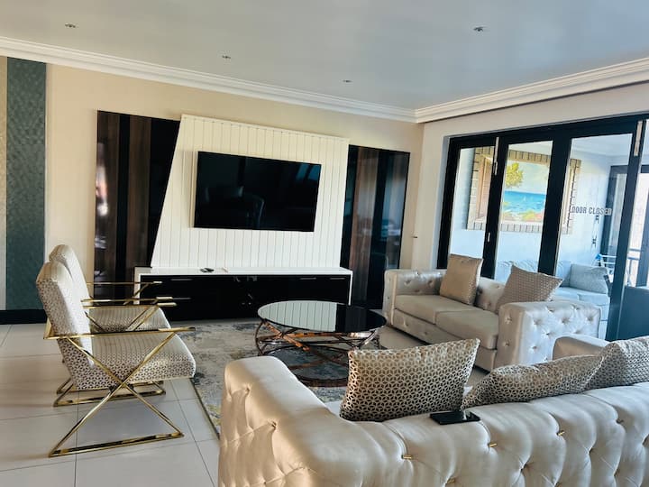 Goodman’s Palace: 15 Phezulu Villas, Zimbali - Dolphin Coast