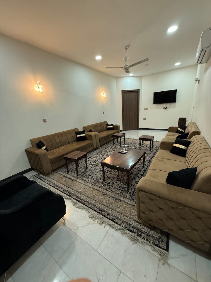Elegant Apartment In The Heart Of Mansour Street - Bagdad